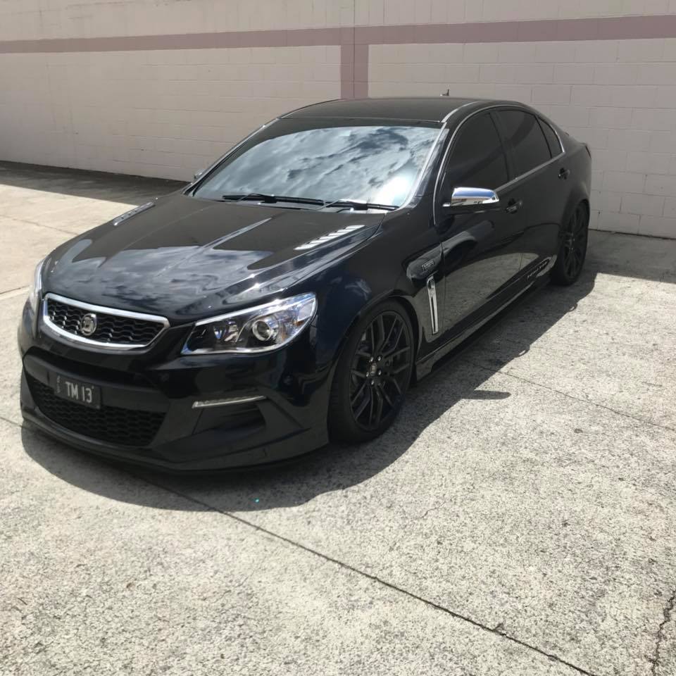 HSV VF Senator – diamond stitched factory seats-3